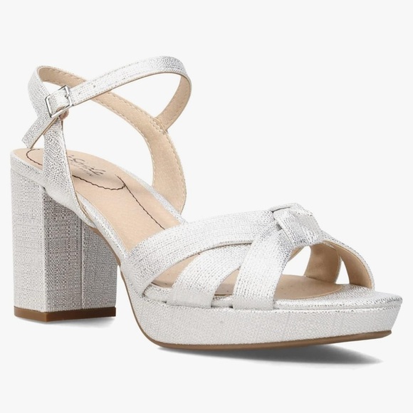 Life Stride | Shoes | Life Stride Lucky Dress Sandals Silver Glitter ...